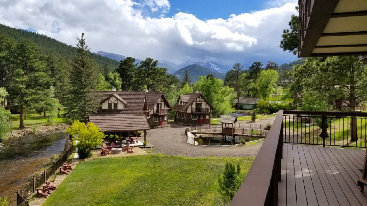 Estes Park Lodging Gallery | Photos of our grounds, cabins and suites ...